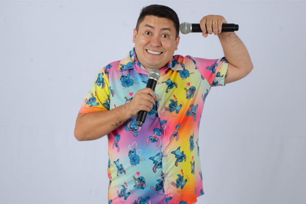 Humorista Titela celebra 20 anos de carreira com espetáculo especial no ...