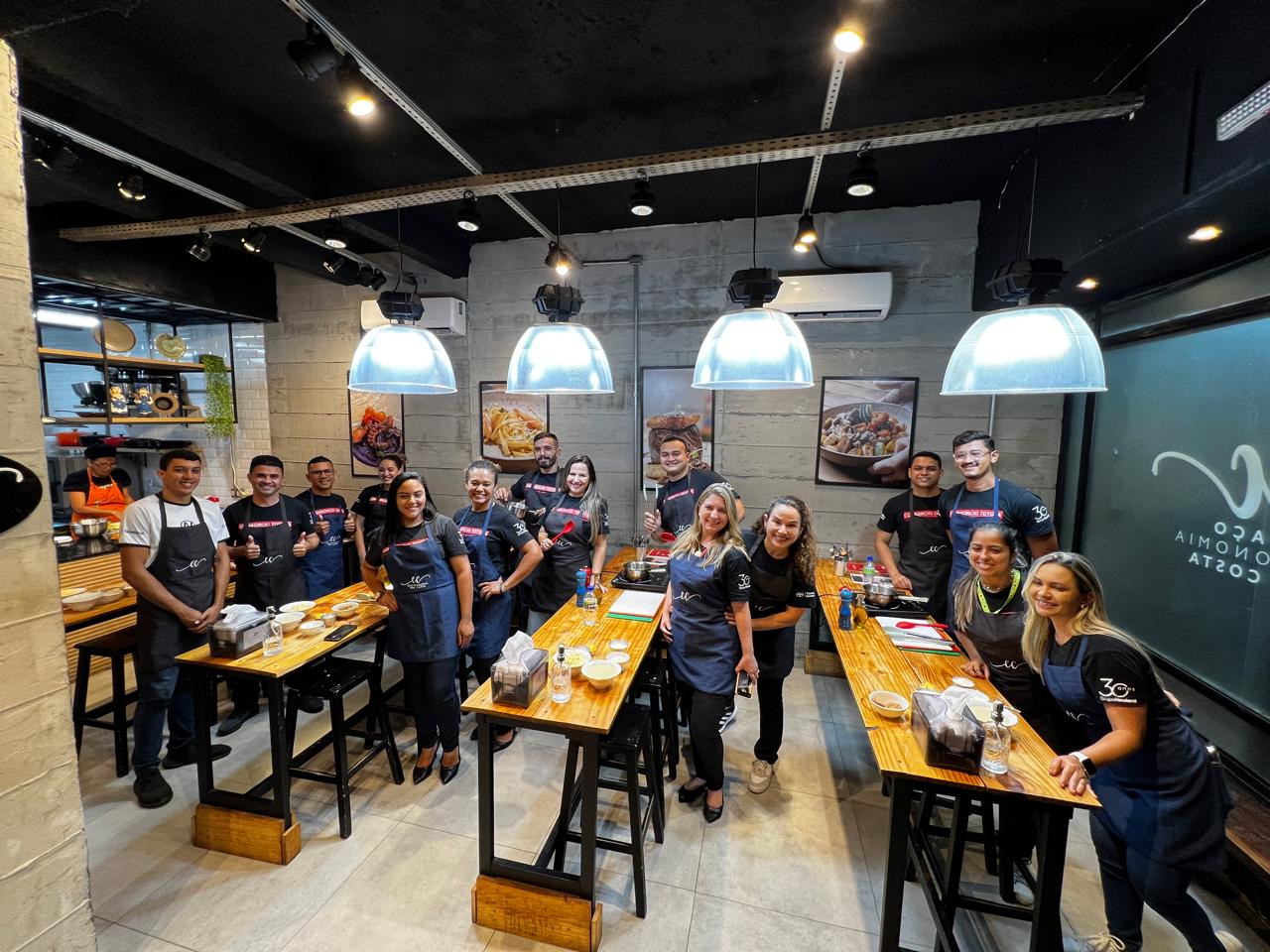 Chef Luiz de França desperta arte na cozinha durante treinamento